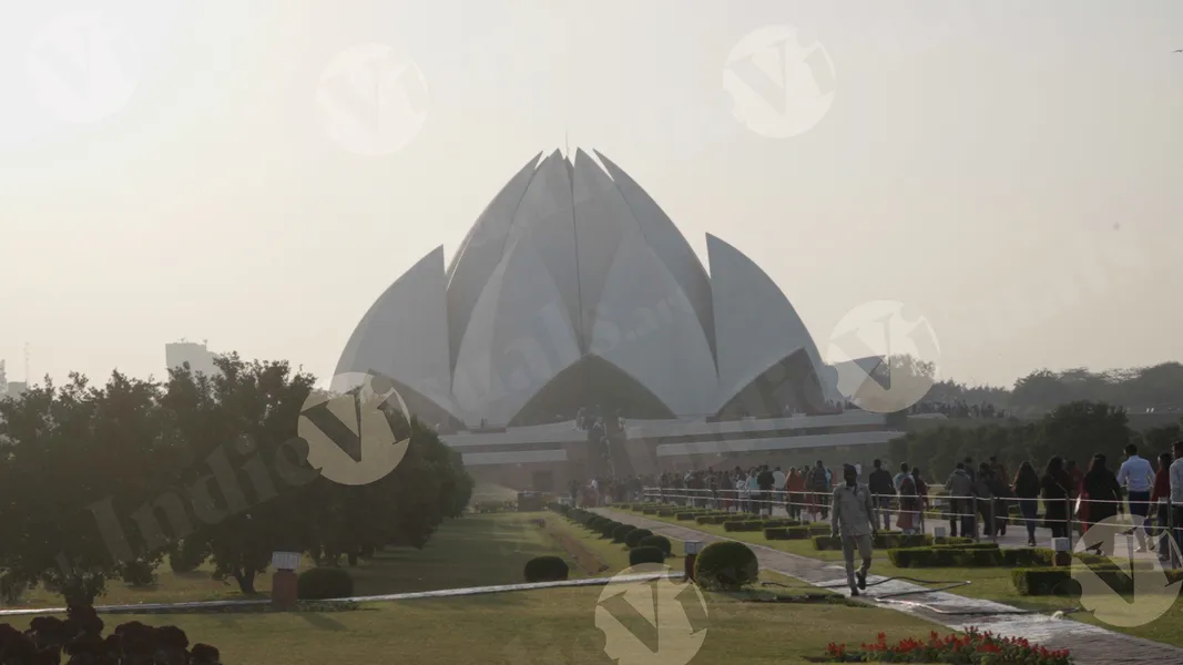 Lotus Temple - Log, colour and B&W - B-Roll Bay